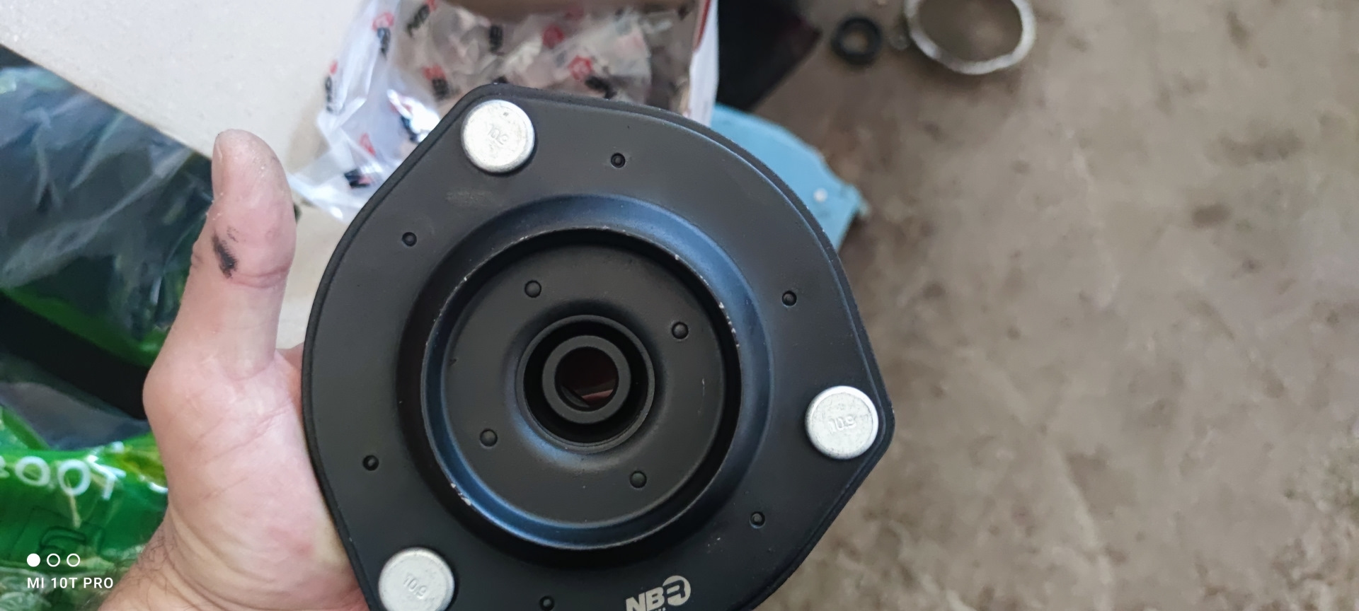 Замена опор амортизатора — Toyota Camry (XV40), 2,4 л, 2007 года ...