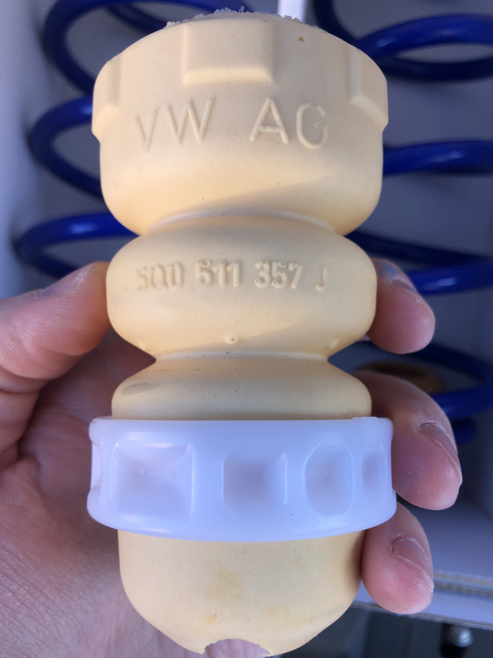 5Q0511357J упор VAG | Запчасти на DRIVE2