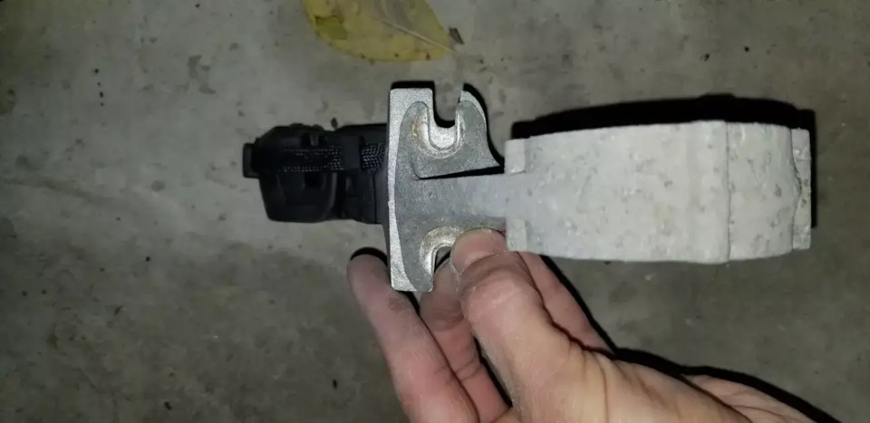 Кронштейн крепления выхлопной — Peugeot 308 SW (2G), 1,6 л, 2015 года ...