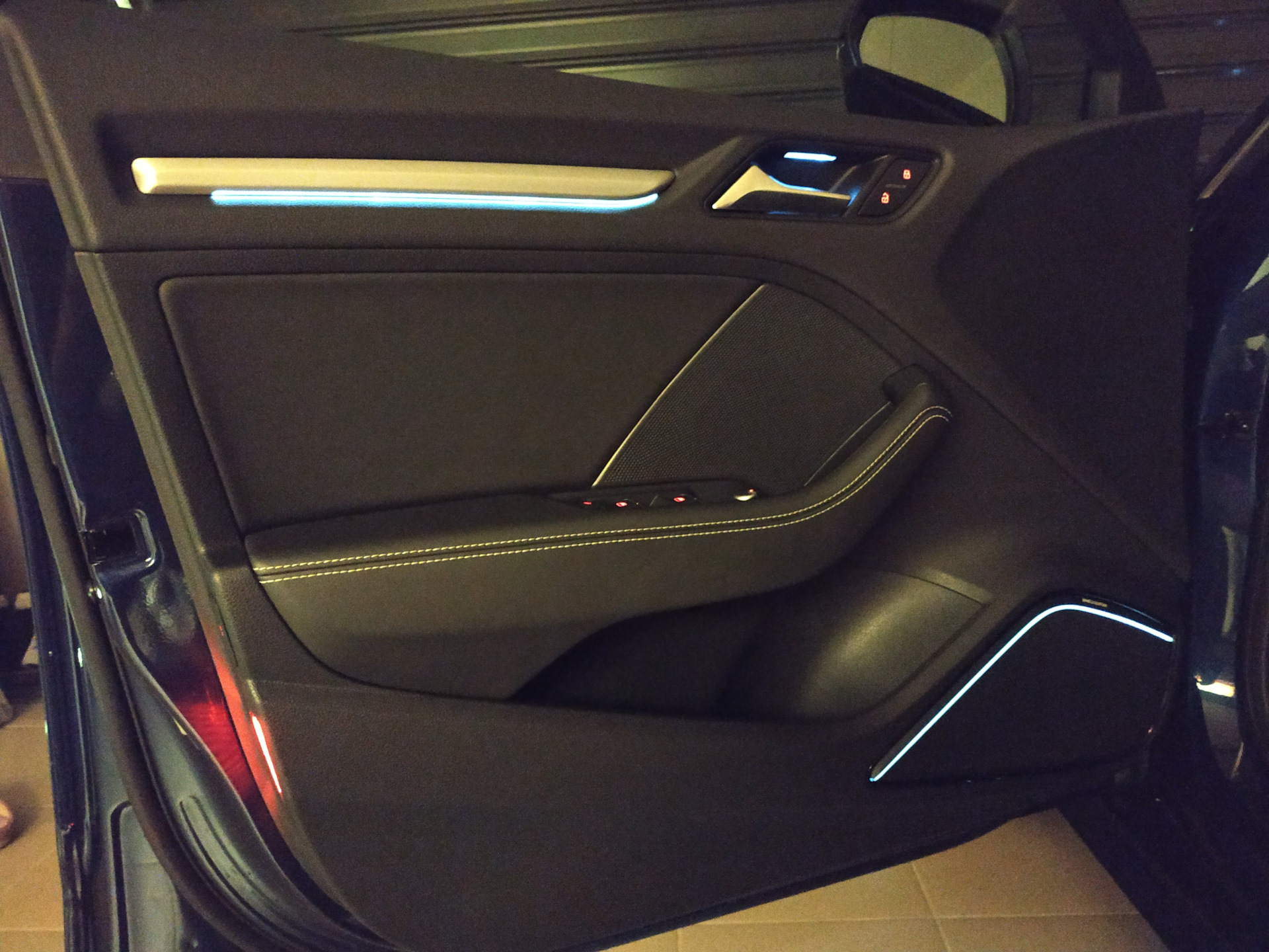 Audi A3 8v Factory trim ambient lighting- door pocket lighting — Audi A3 (8V), 1,4 л, 2015 года ...