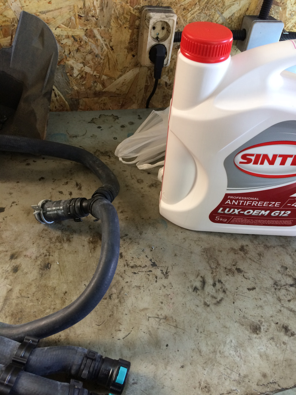 Собственно бахнул тройник, а точнее длинный патрубок. — Ford Fiesta (Mk ...