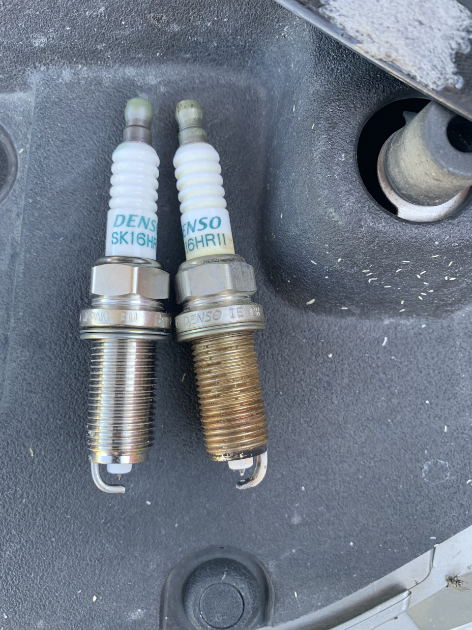 Замена свечей — Toyota Camry (XV50), 2,5 л, 2014 года | плановое ТО ...