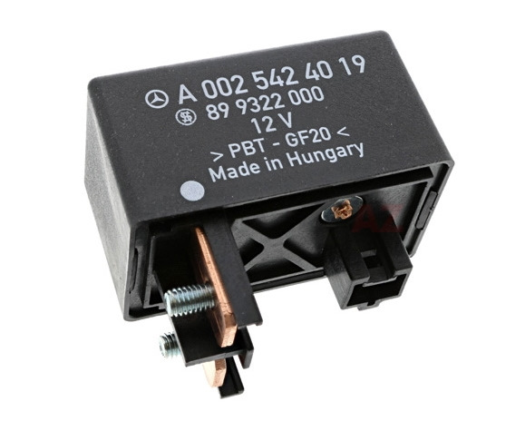 Разъем в разделительное реле доп AКБ A0025425619, реле свечей накала ...