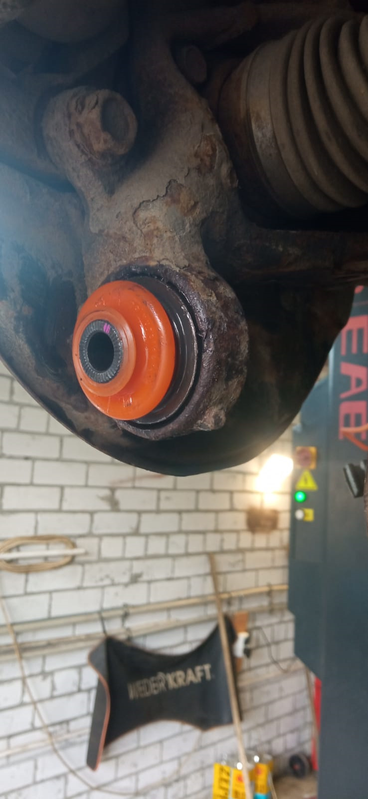 Визит в автосервис (задняя подвеска, тормоза, сальник редуктора ...