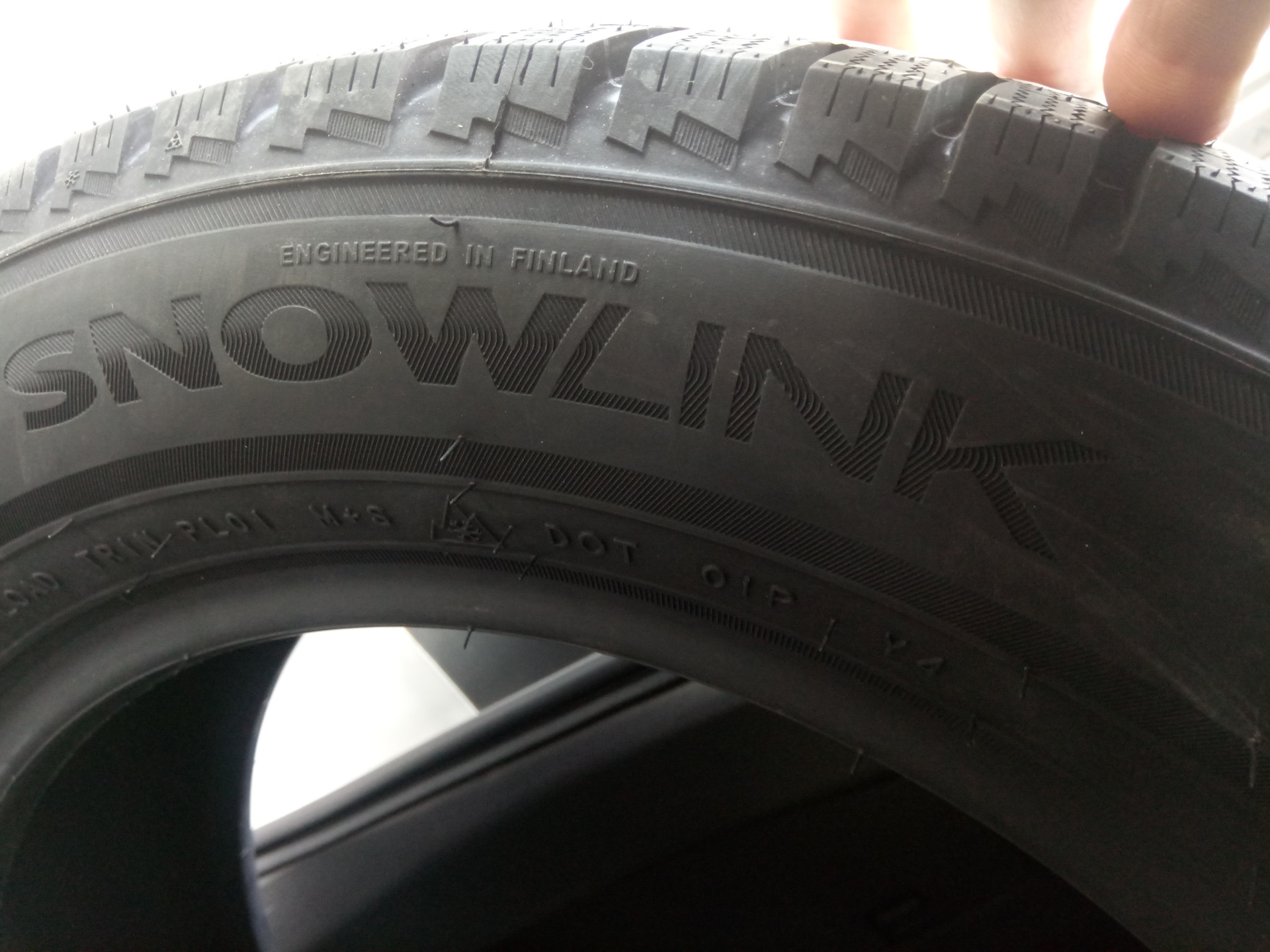 Зимняя резина. Пробуем Треугольник. — Nissan Lafesta (1G), 2 л, 2007 ...