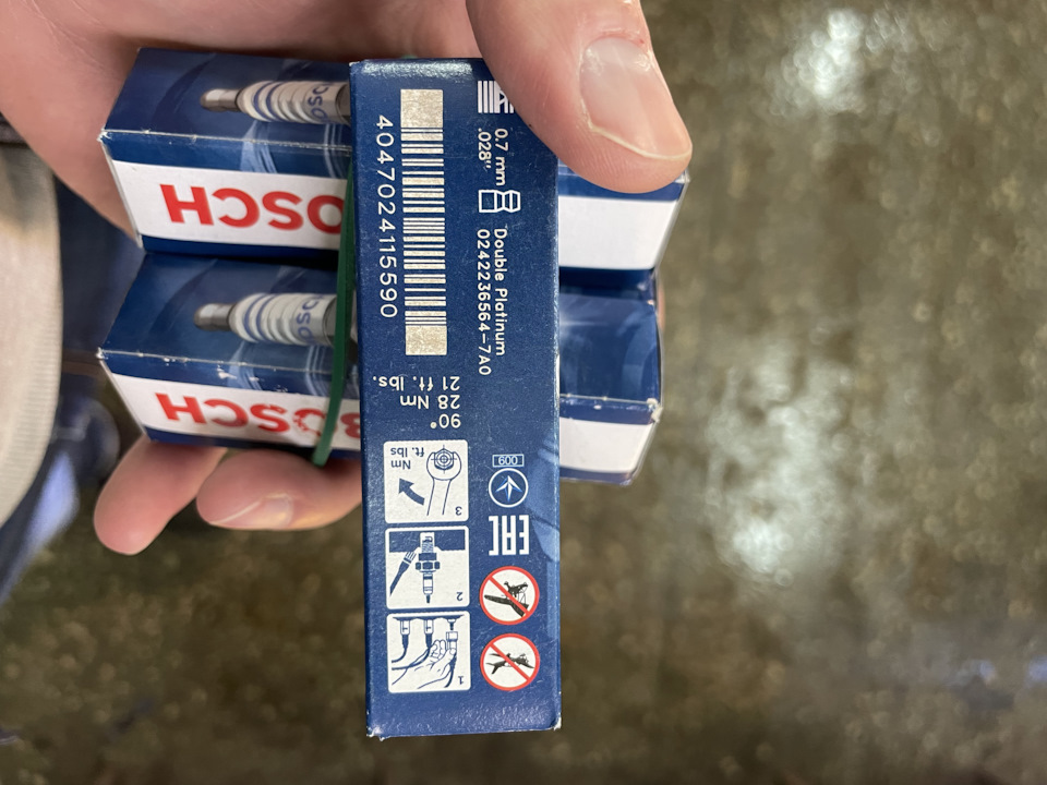 #17 Замена свечей Bosch platinum. — Skoda Rapid (1G), 1,6 л, 2015 года ...