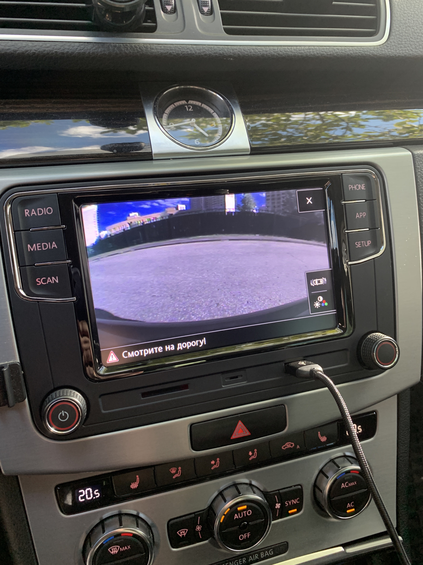 №16 / RCD 440 PRO + штатная OEM камера в значке, работает! — Volkswagen ...