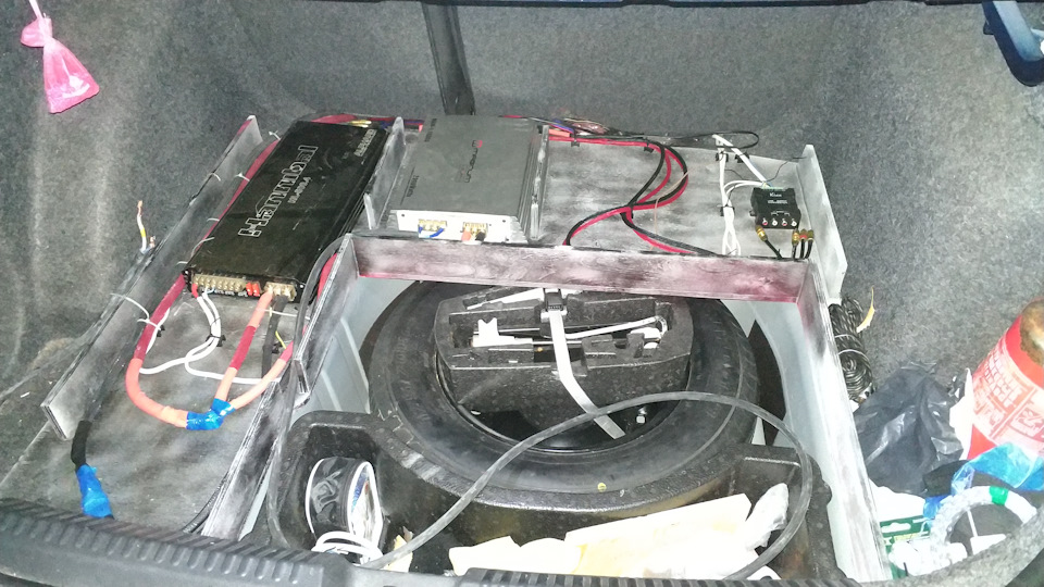 Установка усилителей Pride Quattro XL, Oris Electronics PDA-65.2 и вч Dynamic State NT-7.2 NEO ...