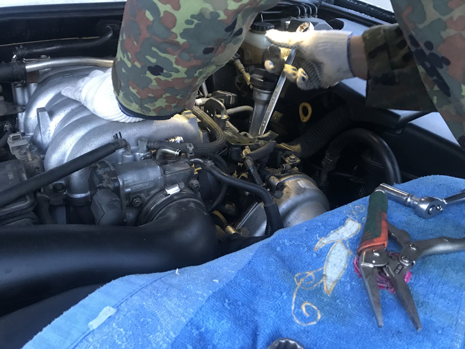 Замена клапана и патрубка В.К.Г. — Lexus LS (UCF30), 4,3 л, 2004 года ...