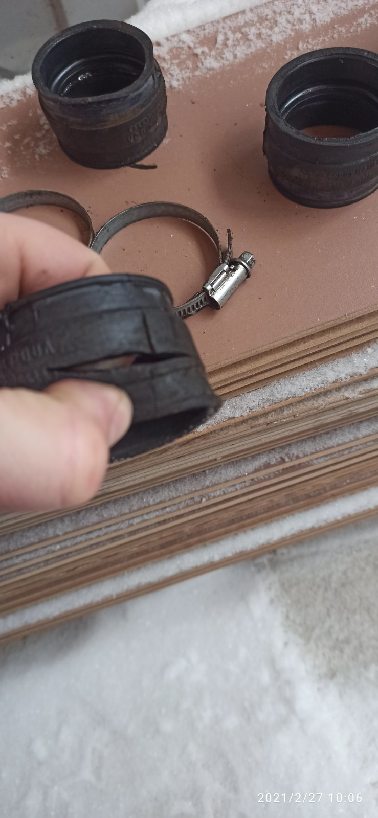 Замена патрубков впускного коллектора 058133299 + уплотнительные кольца ...