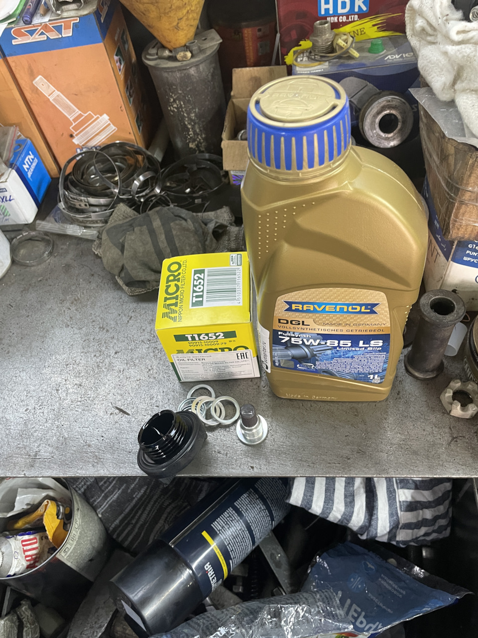 Замена масла ДВС + раздатка и редуктор — Toyota RAV4 (5G), 2 л, 2019 ...