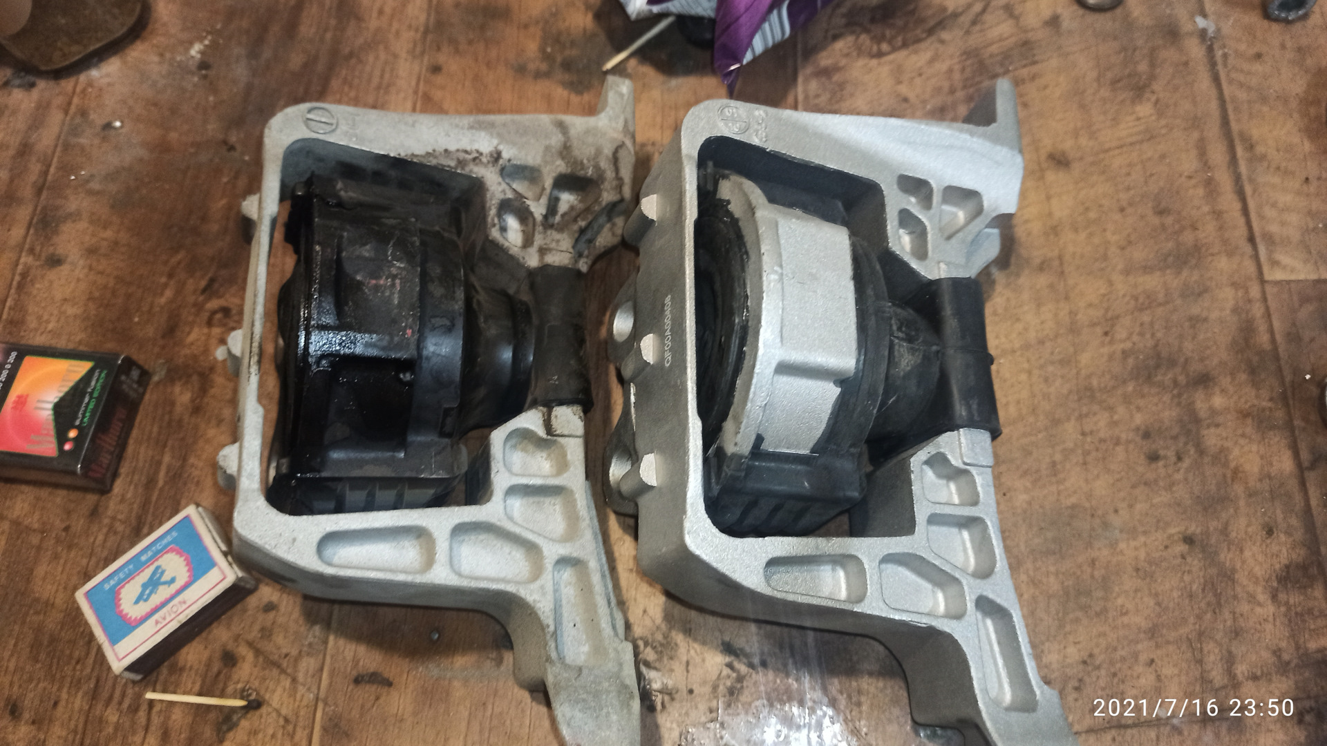 Замена подушек двигателя — Mazda 3 (1G) BK, 2 л, 2008 года | своими ...