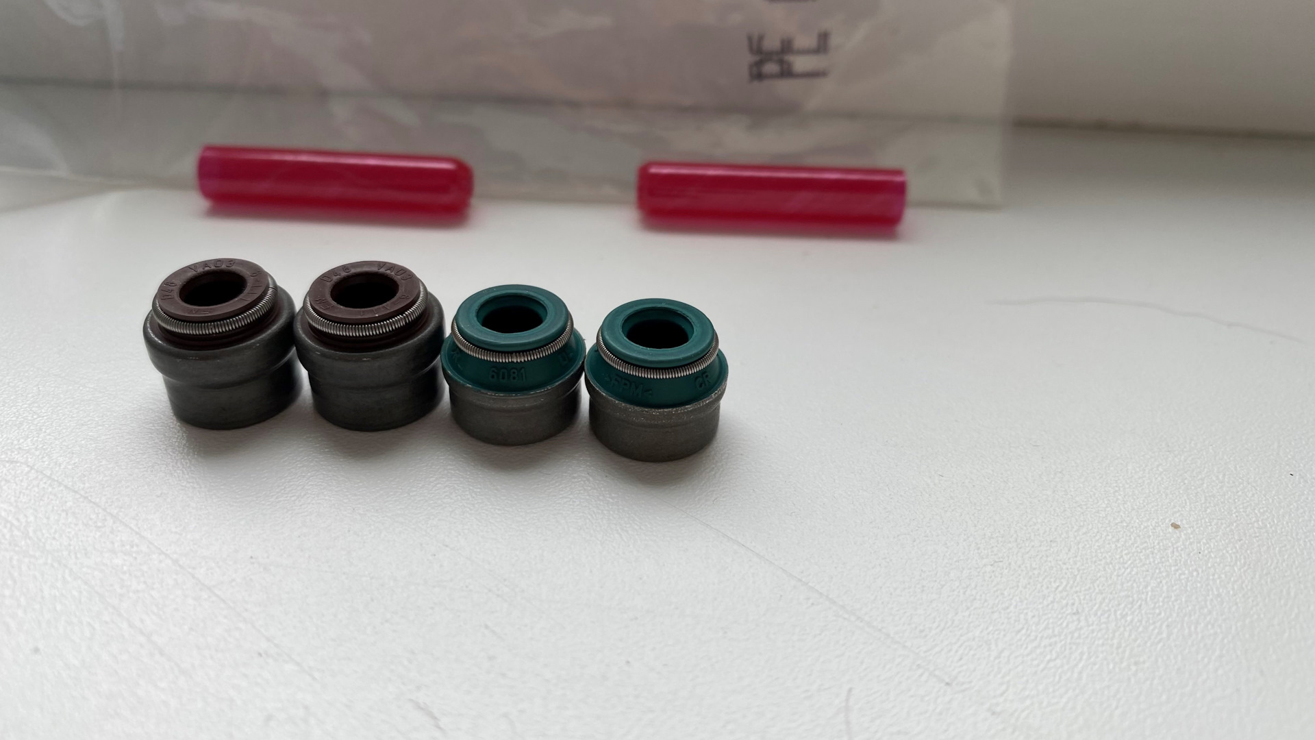 Маслосъемные колпачки A 000 053 07 00 на m274.920 — Mercedes-Benz C ...