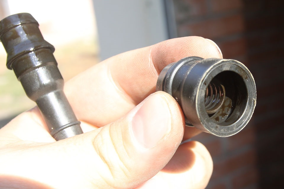 Why Is There Oil in My Spark Plug Well? Causes, Risks, and Fixes – Febest Auto Parts Blog