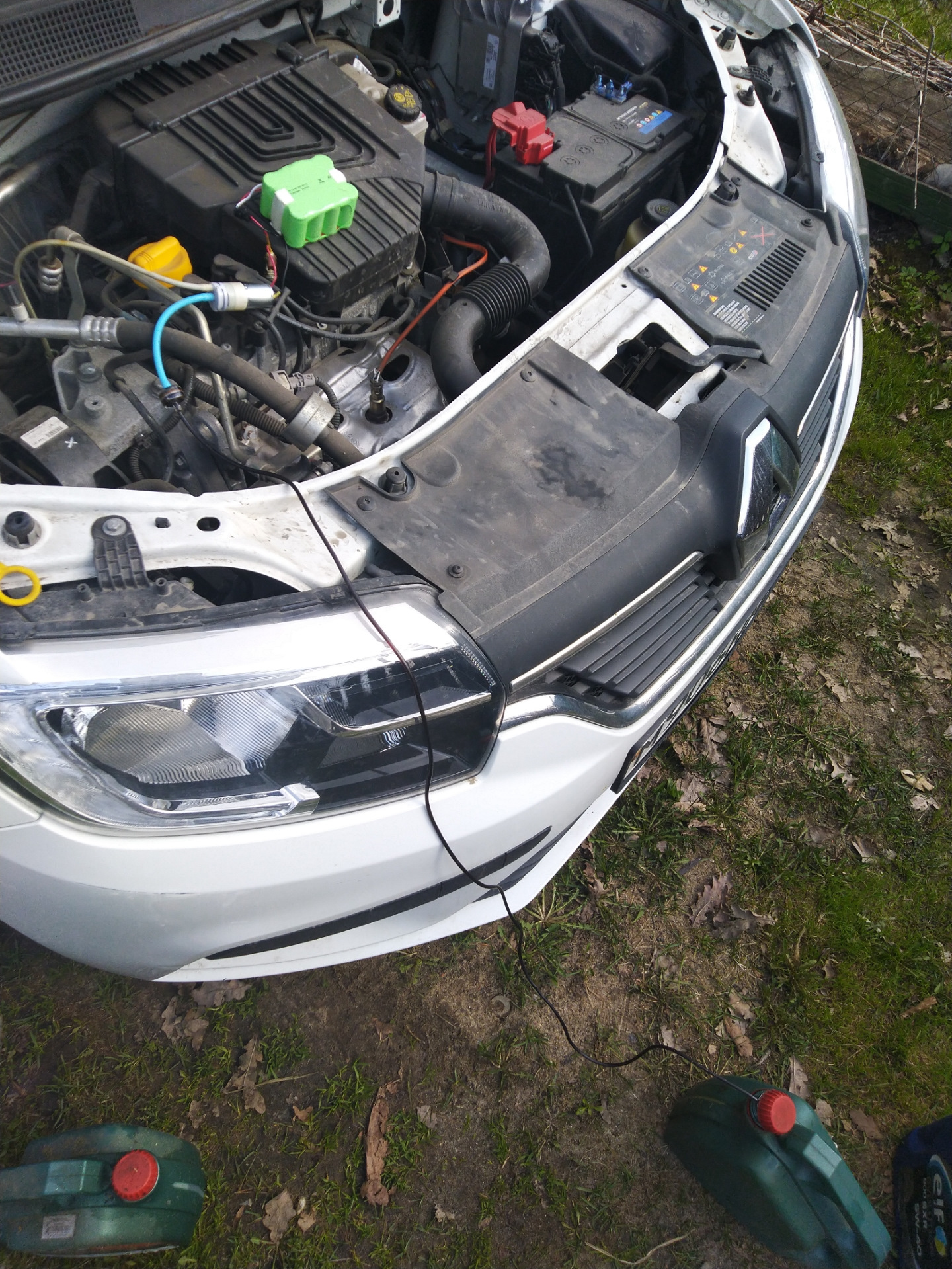 Замена масла и фильтра — Renault Logan (2G), 1,6 л, 2018 года ...