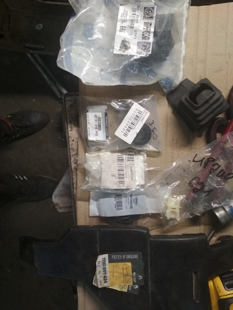 8201048885 Набор втулок подшипников RENAULT | Запчасти на DRIVE2