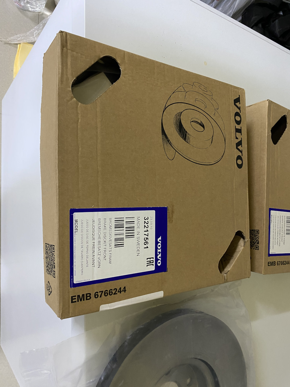 Купил тормозные диски — Volvo XC60 (2G), 2 л, 2019 года | расходники ...