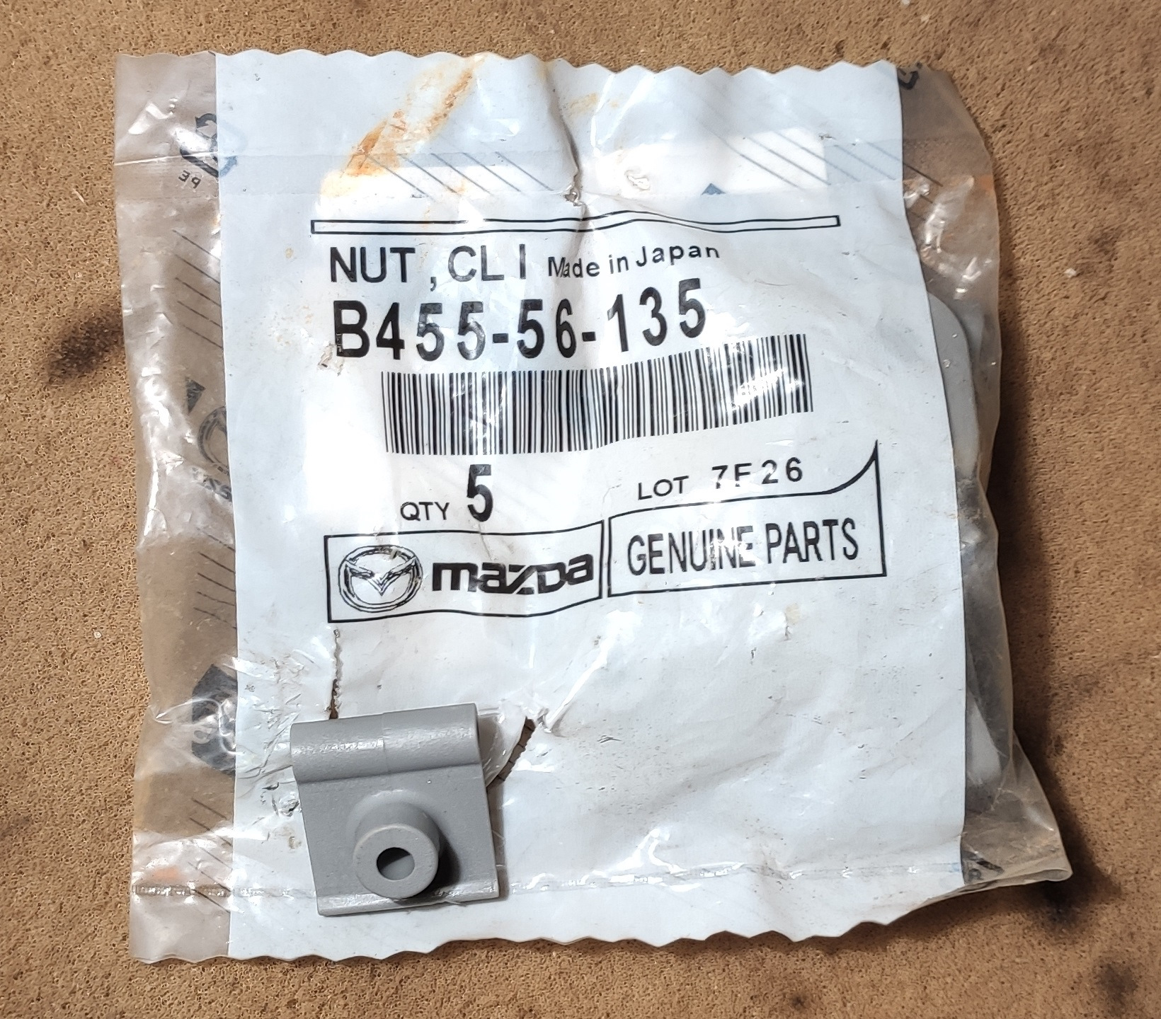 29. Восстанавливаем антикор на передних арках. — Mazda MPV II, 3 л ...