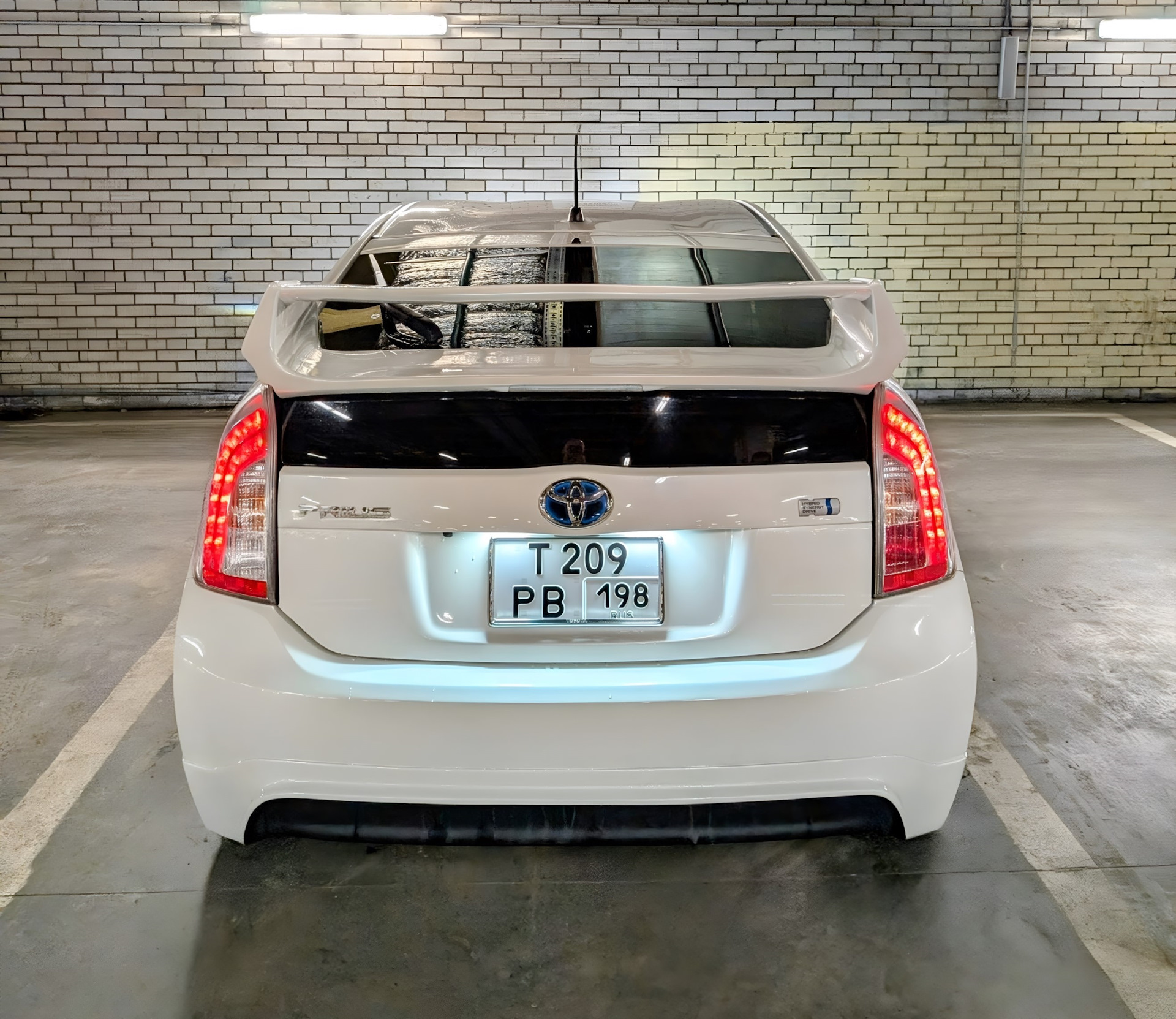 14. Спойлер. Фото после установки — Toyota Prius (30), 1,8 л, 2012 года | фотография | DRIVE2