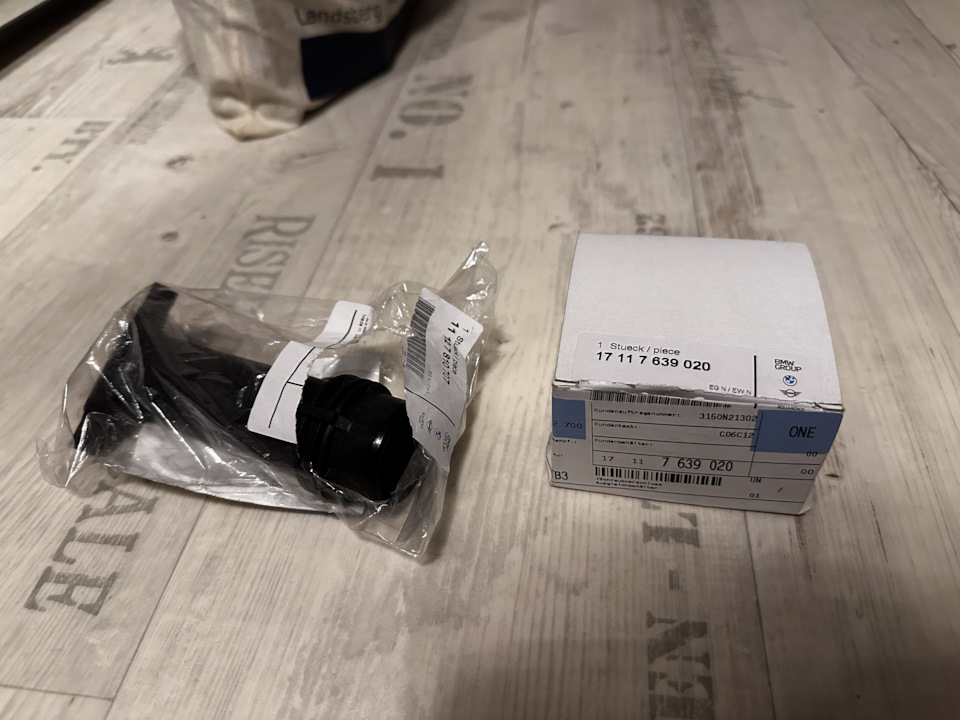 Замена пластикового штуцера системы охлаждения — BMW 5 series (F10), 3 ...