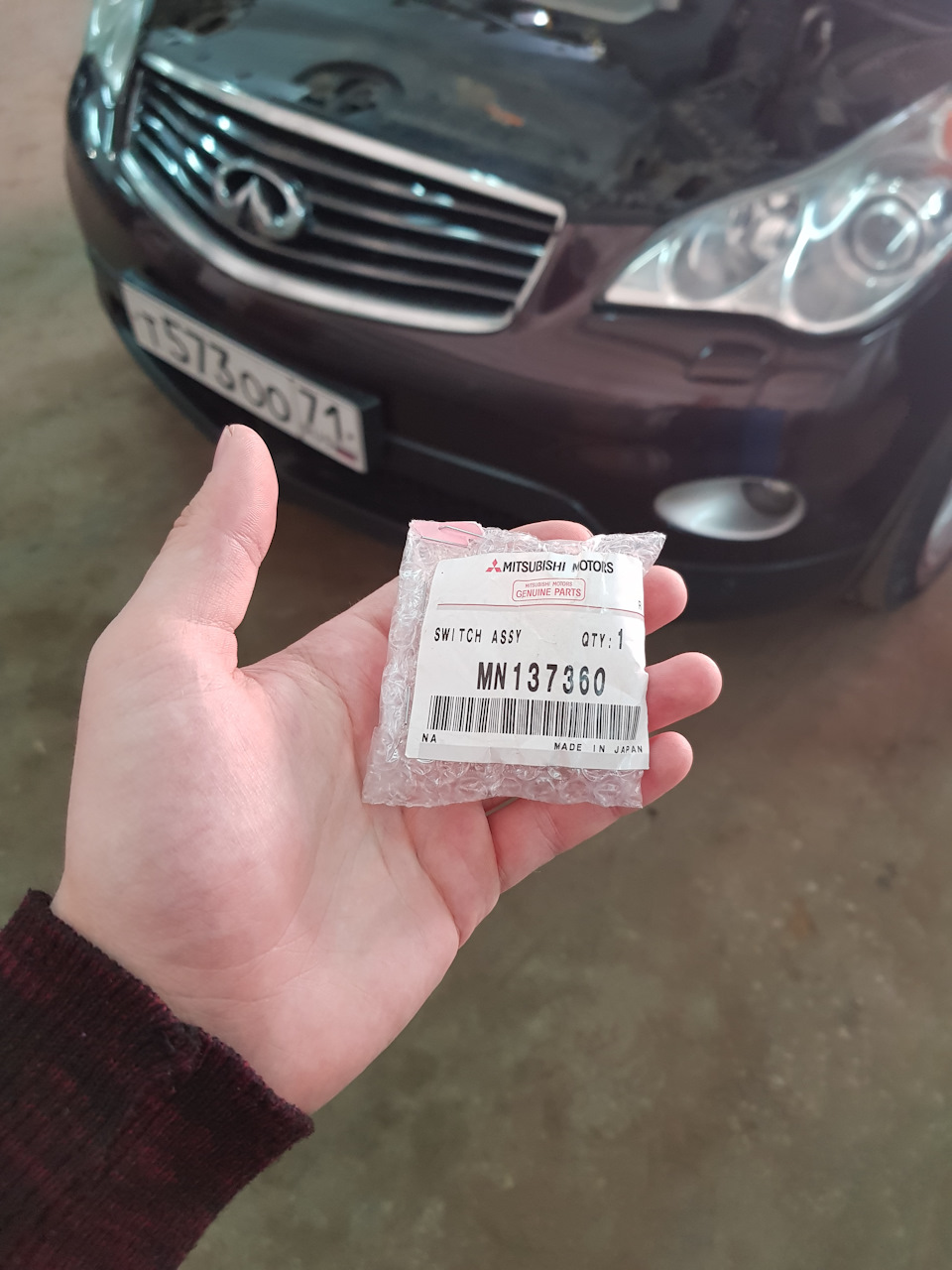 Замена датчика давления масла на 1Бар — Infiniti EX, 3,5 л, 2008 года ...