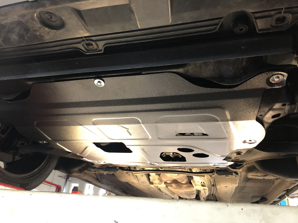 Skidplate carter protection. — Volvo XC70 III, 3 л, 2012 года | тюнинг ...