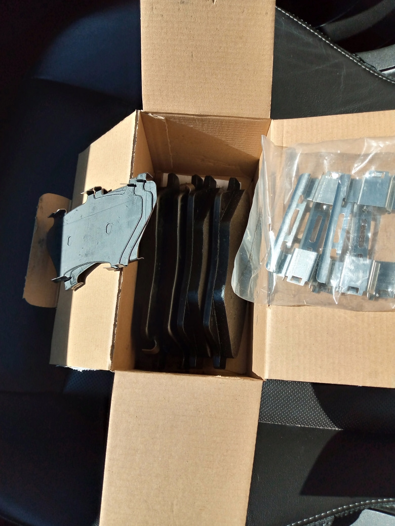 Передние тормозные колодки icer — Cadillac SRX (2G), 3,6 л, 2013 года ...