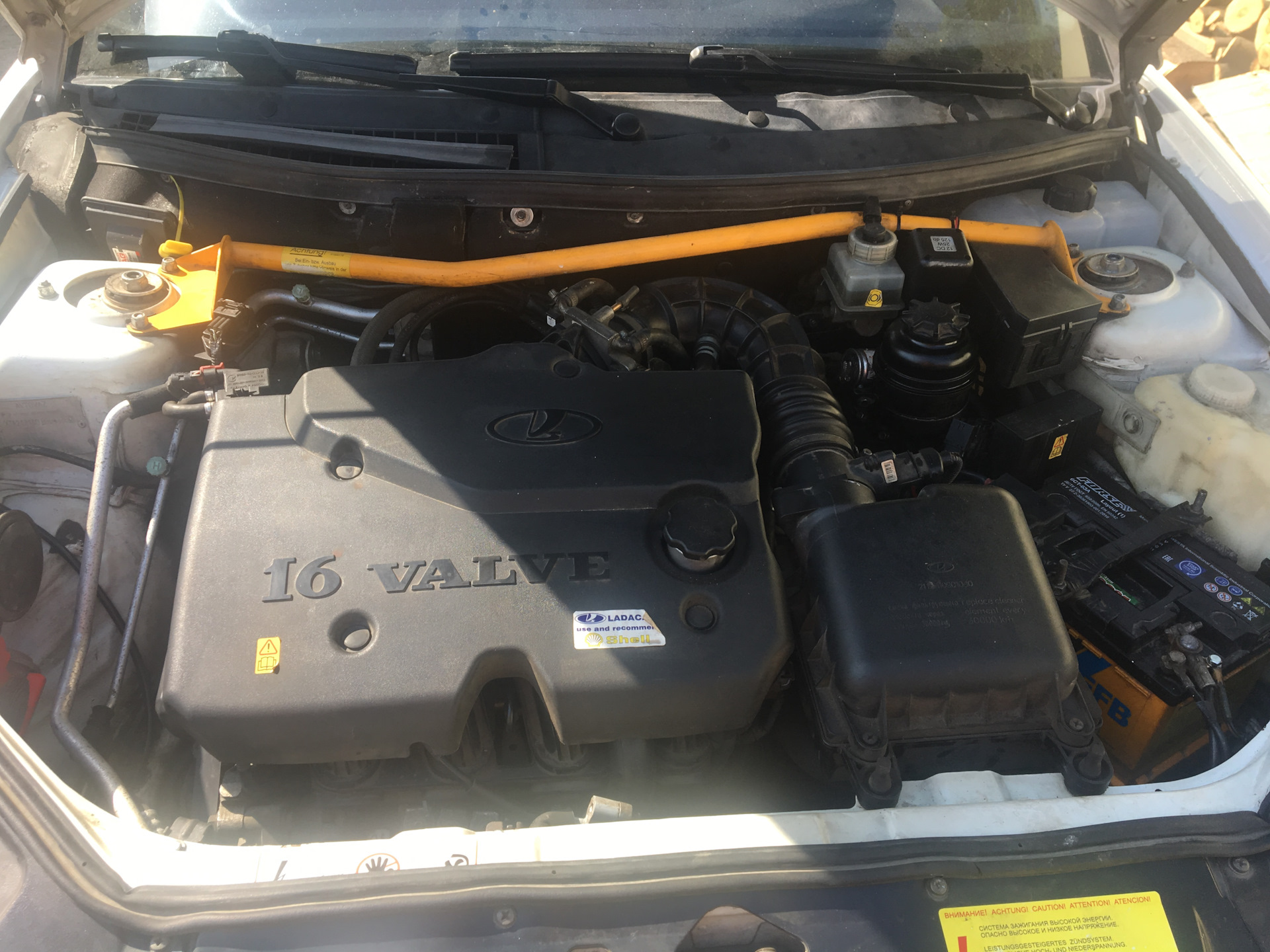 Установка кондиционера Halla с ГУР в Приору — Lada Приора универсал, 1 ...