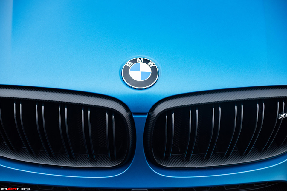 Оклейка BMW X6 M (F86) матовой полиуретановой плёнкой Hexis Bodyfence ...