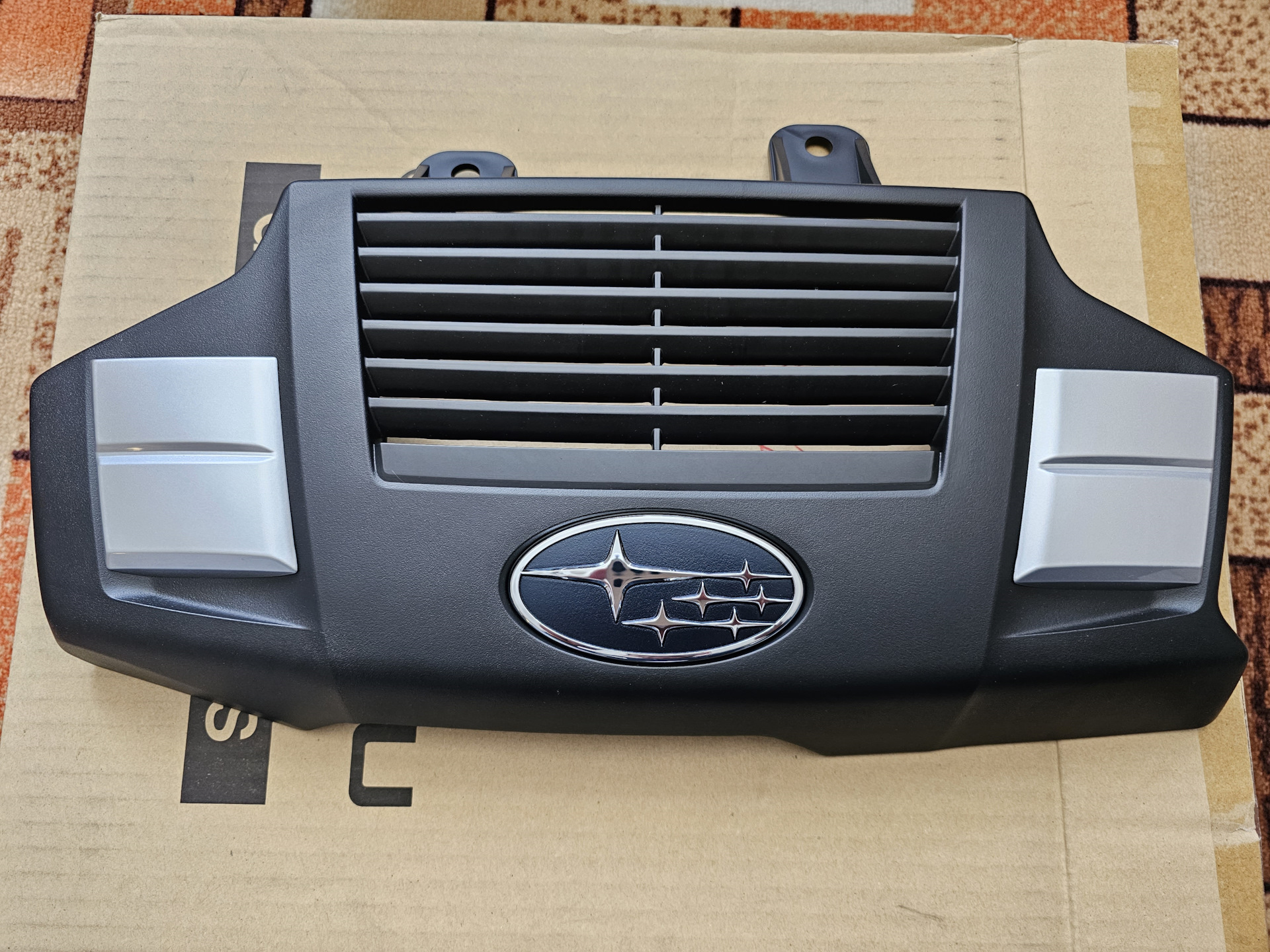 Установка крышки двигателя Subaru и сезонная мойка подкапотного ...