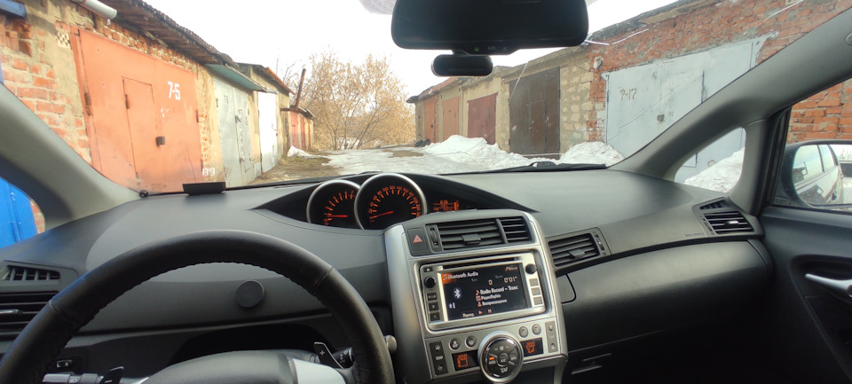 Проекция на стекло, компрессор, USB вместо прикуривателя. — Toyota ...
