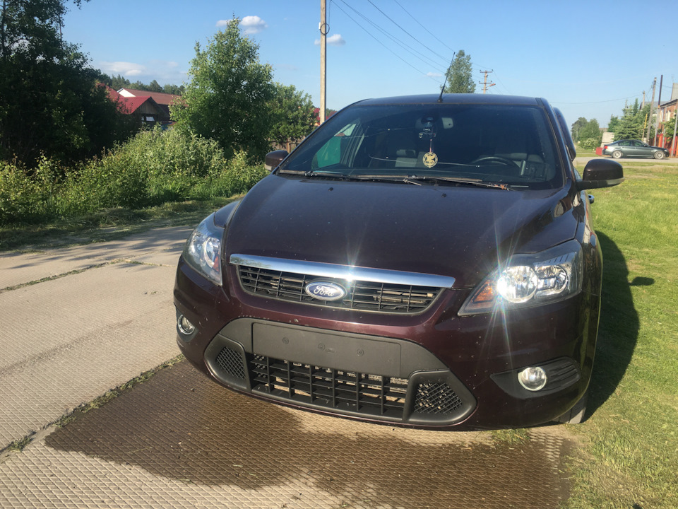 Передняя решётка — Ford Focus Hatchback II, 1,6 л, 2009 года | тюнинг ...