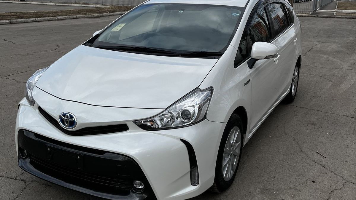 Toyota Prius Alpha 1.8 бензиновый 2017 | на DRIVE2
