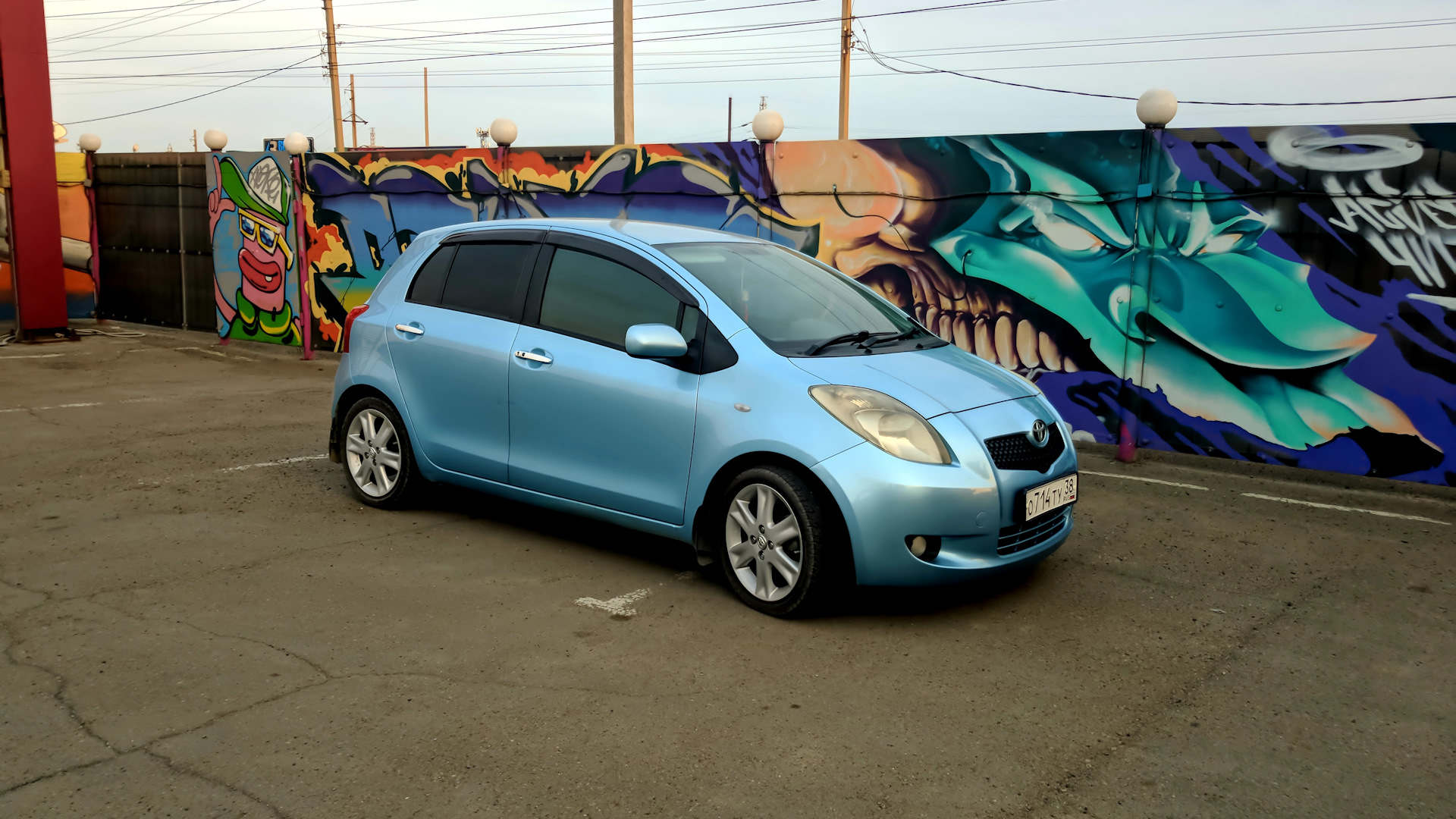 Toyota Vitz (90) 1.5 бензиновый 2005 | Light Blue RS на DRIVE2