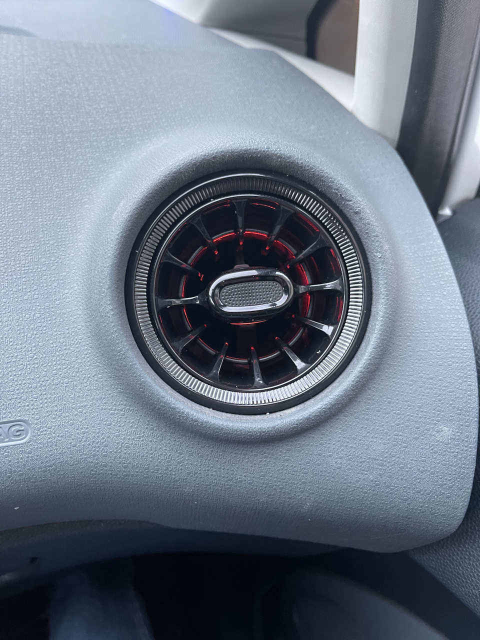 64 Замена воздуховодов с подсветкой в стиле AMG — Ford Fiesta (Mk VI ...