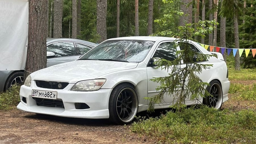 Toyota Altezza 2.0 бензиновый 2000 | SXE10 на DRIVE2