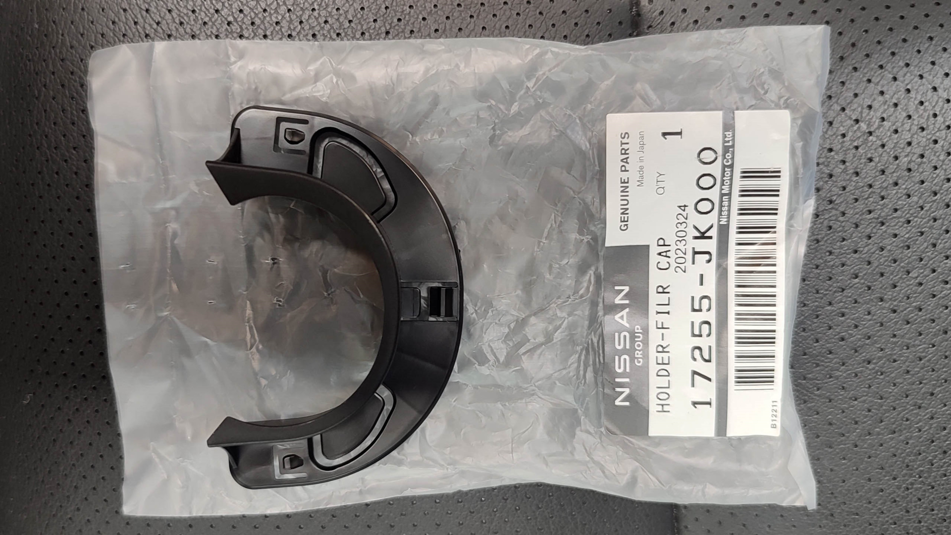 Стрелка, вставка лючка бензобака, шиномонтаж и выбор масла для ТО ...