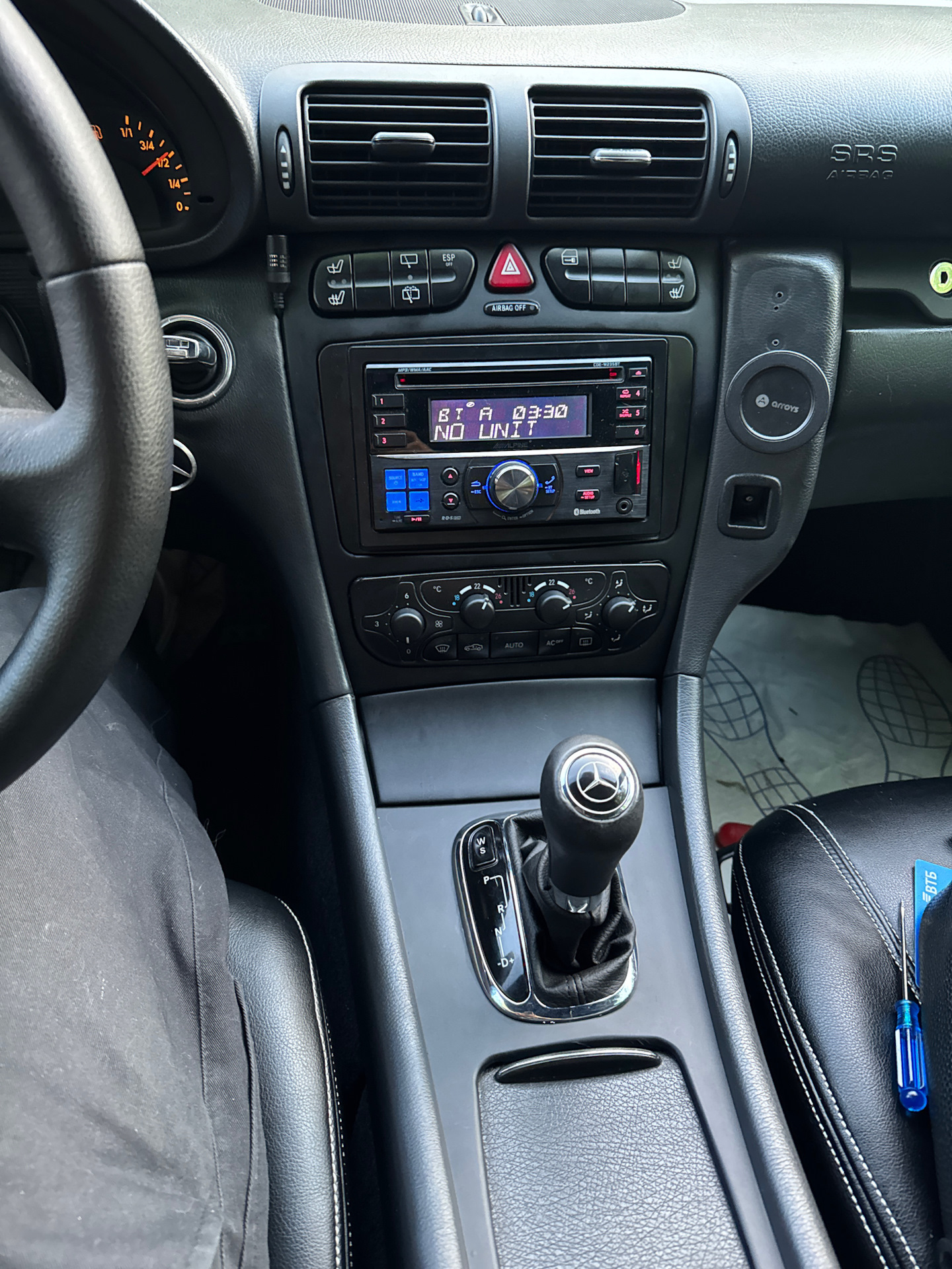 Перетяжка пленкой деталей салона — Mercedes-Benz C-Class Estate (S203), 1,8 л, 2002 года ...