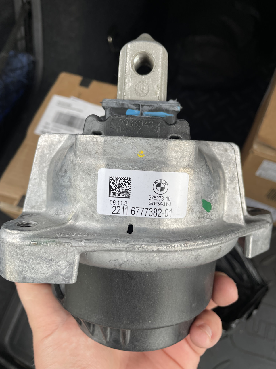 Замена опор двигателя и опоры АКПП — BMW 5 series (F10), 3 л, 2011 года ...