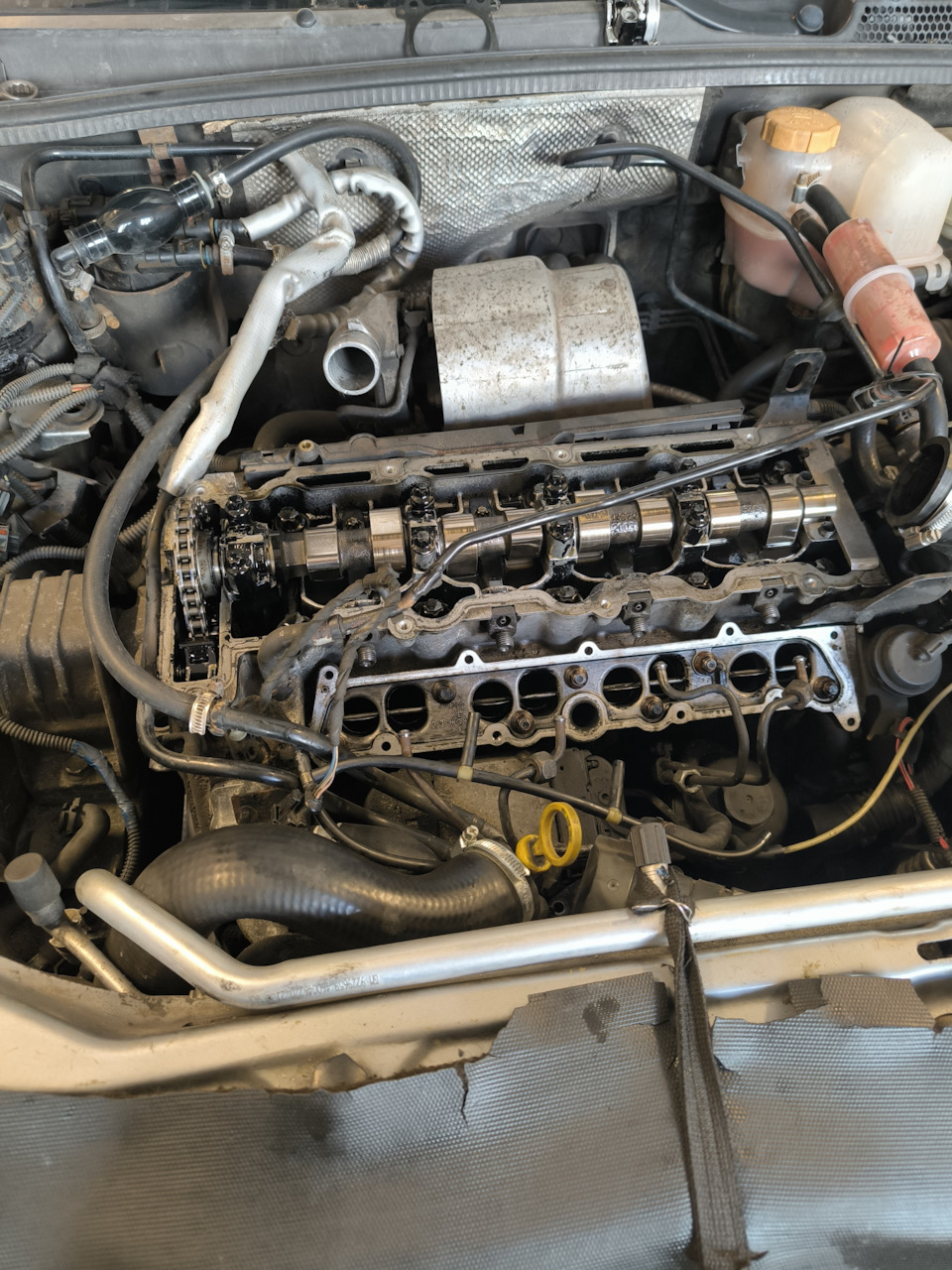 Замена уплотнительных колец форсунок под траверсами — Opel Signum, 2,2 ...