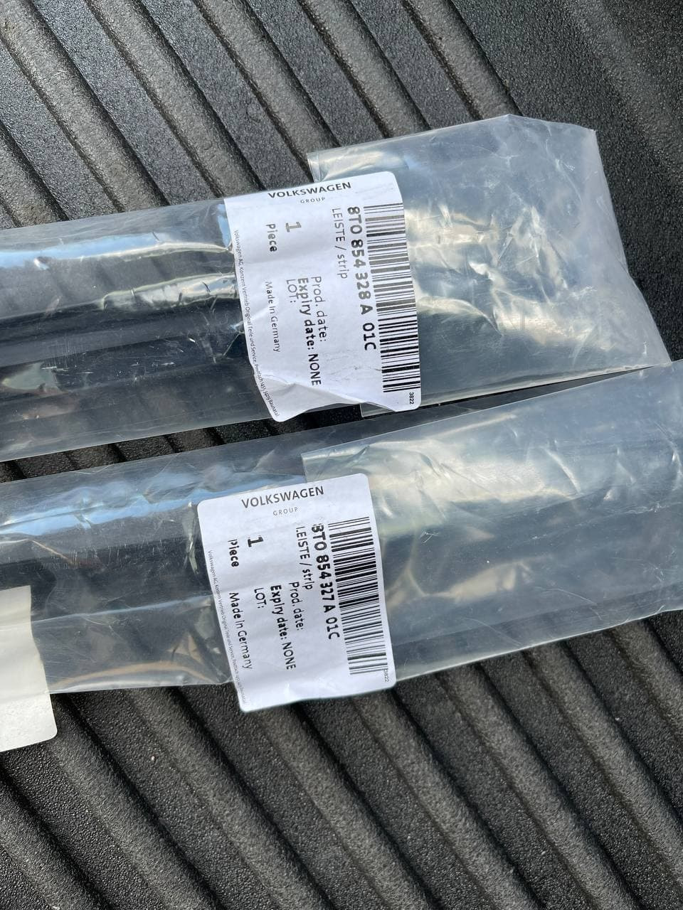 8T0854327A01C Молдинг лобового стекла A5/S5 Coupe/Sportback (2008>) VAG ...