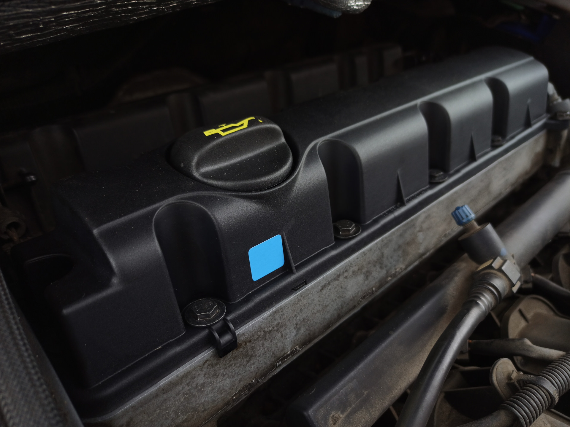 #95 Замена свечей зажигания, передней клапанной крышки — Peugeot 307 SW ...