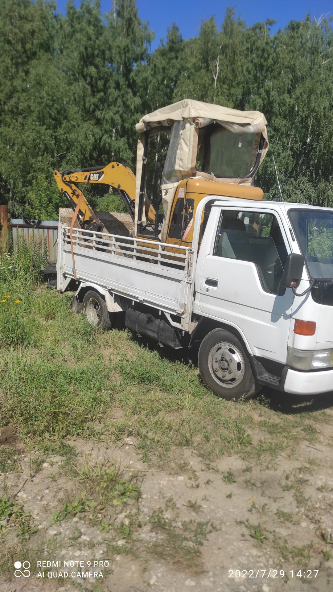 Замена тормозных колодок — Toyota Dyna, 4,1 л, 1995 года | своими ...