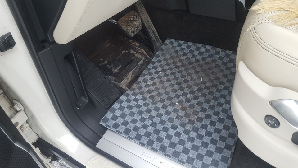 Покупка важных аксессуаров для салона (детям, в багажник) — Land Rover ...