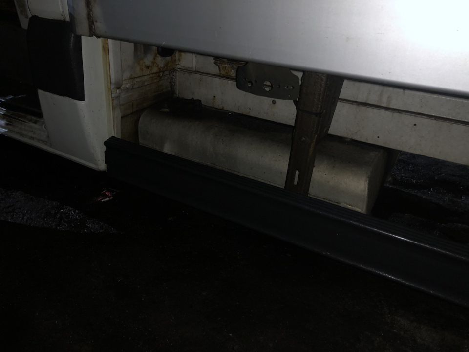 Умер подкачивавший насос в баке — Mercedes-Benz Sprinter (2G), 3 л ...