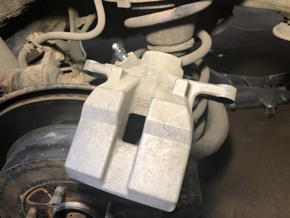 Перебрал тормоза — Lexus RX (3G), 3,5 л, 2009 года | своими руками | DRIVE2