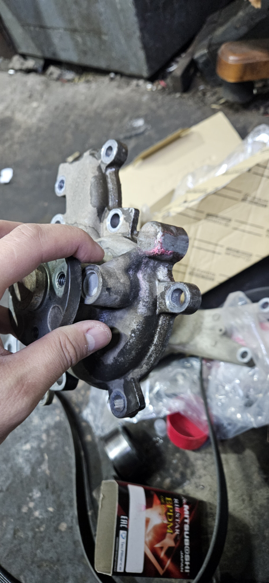 Замена помпы на Lexus GX460 (1UR-FE) — Lexus GX (URJ150), 4,6 л, 2015 ...