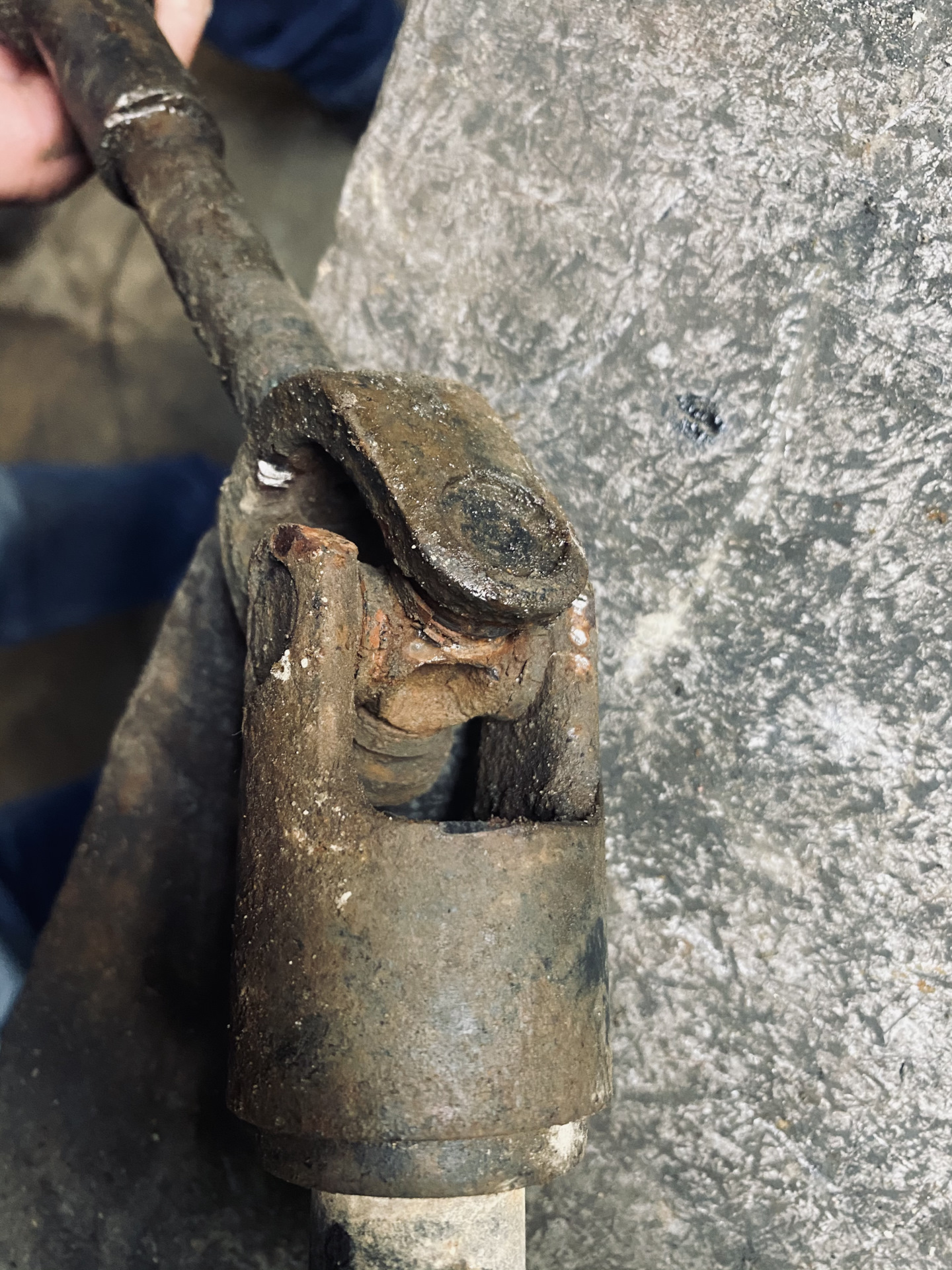 Замена рулевой крестовины — Lexus LX (URJ200/URJ201), 5,7 л, 2008 года ...