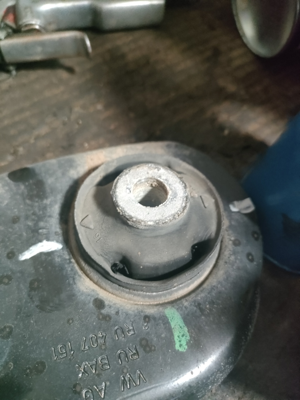 6RU407151 РЫЧАГ ПОДВЕСКИ VAG | Запчасти на DRIVE2