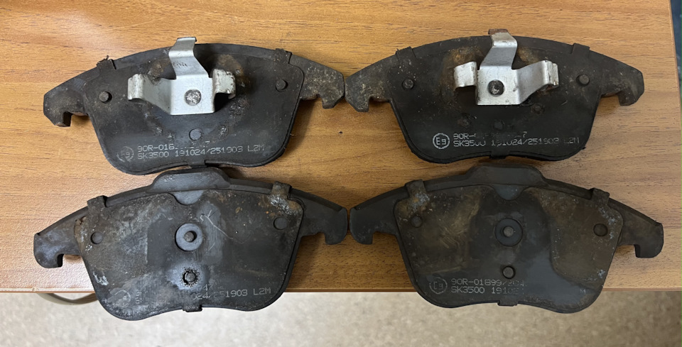 Обслуживание передних тормозов 302 мм — Peugeot 408 (1G), 1,6 л, 2013 ...